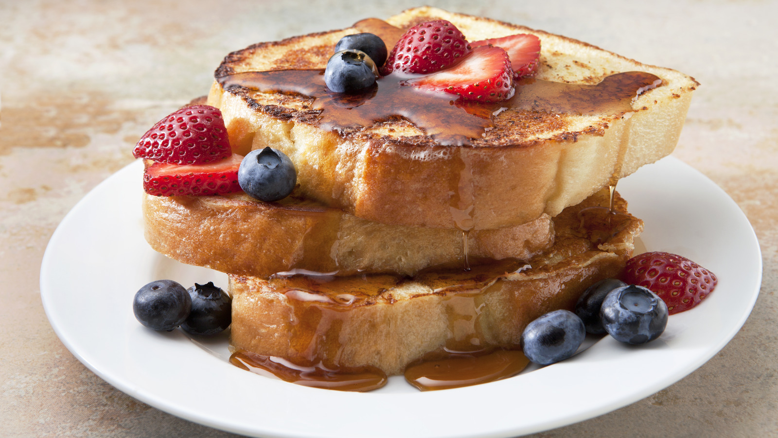 The Reason French Toast Always Tastes So Much Better At A Restaurant