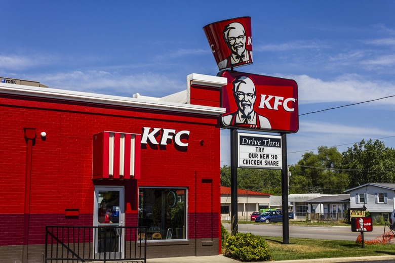 The Reason Most Fast Food Restaurants Are Red The Reason Most Fast Food Restaurants Are Red