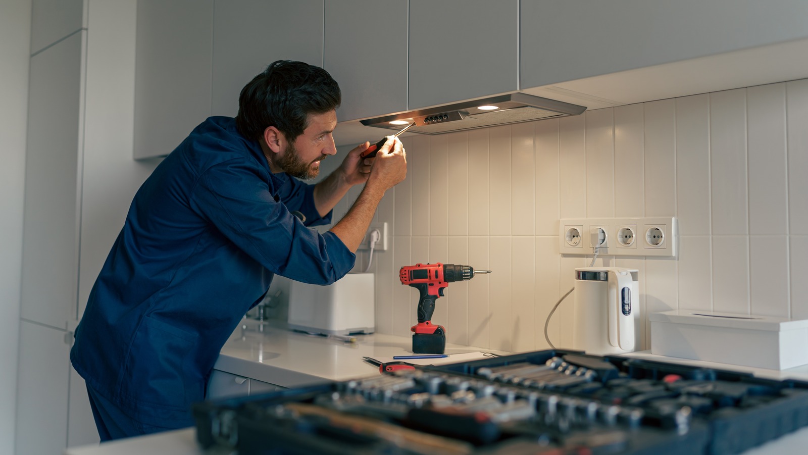 The Safety Reason You Should Always Use Your Gas Stove's Exhaust Fan