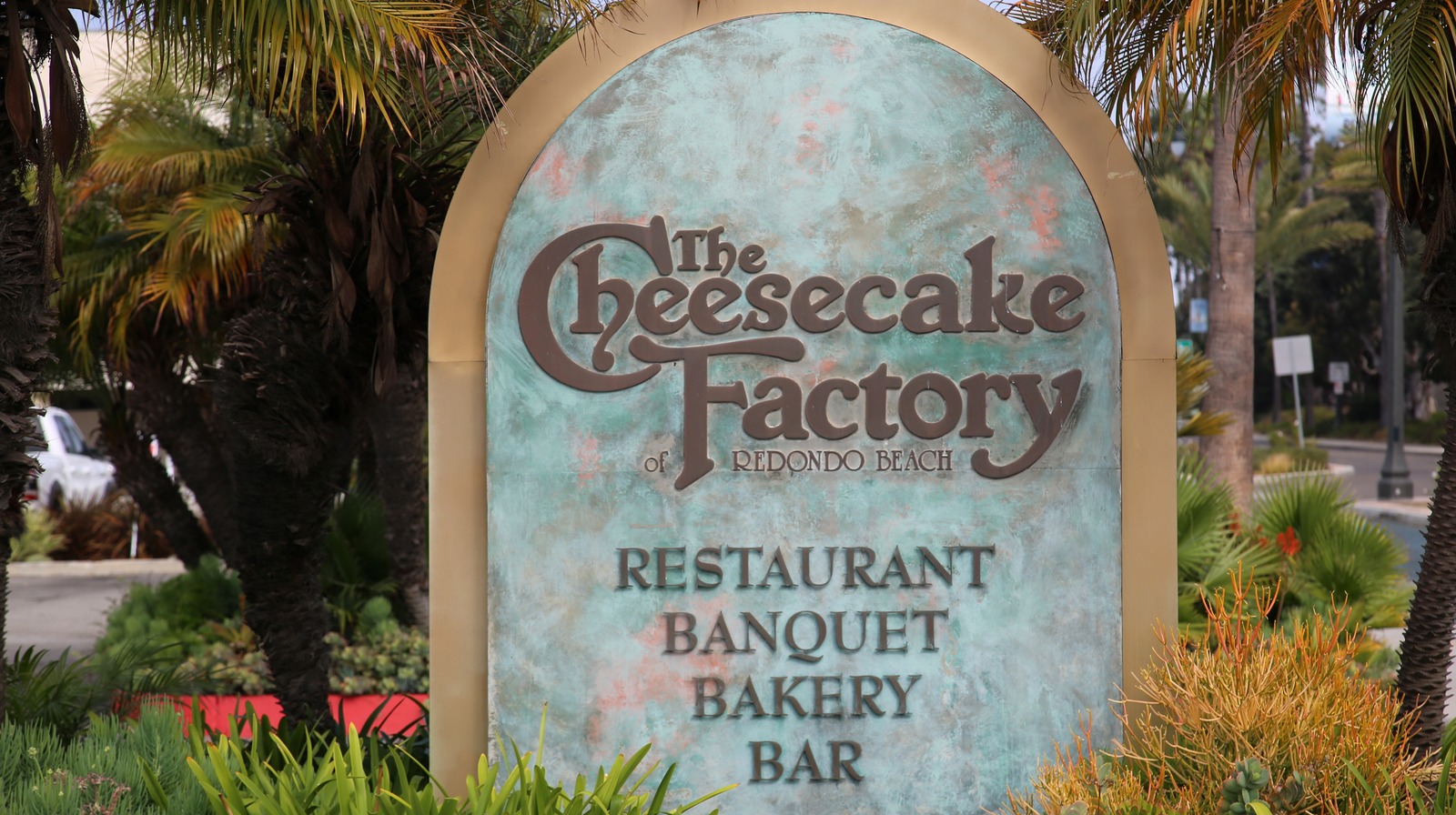 The Secret To Getting Served Faster At The Cheesecake Factory