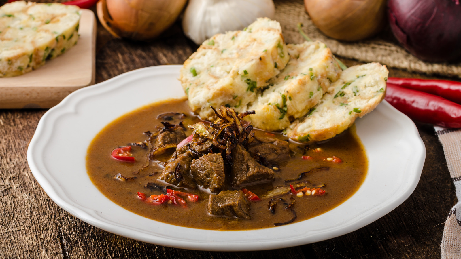 The Strategic, Status-Driven Reason Restaurants Serve Food On Heavy Plates