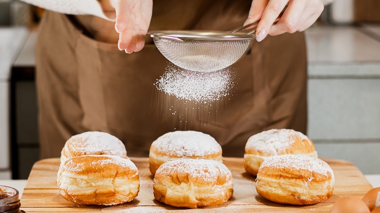 The Sweet Hack For Stopping Powdered Sugar From Becoming A Melted Mess