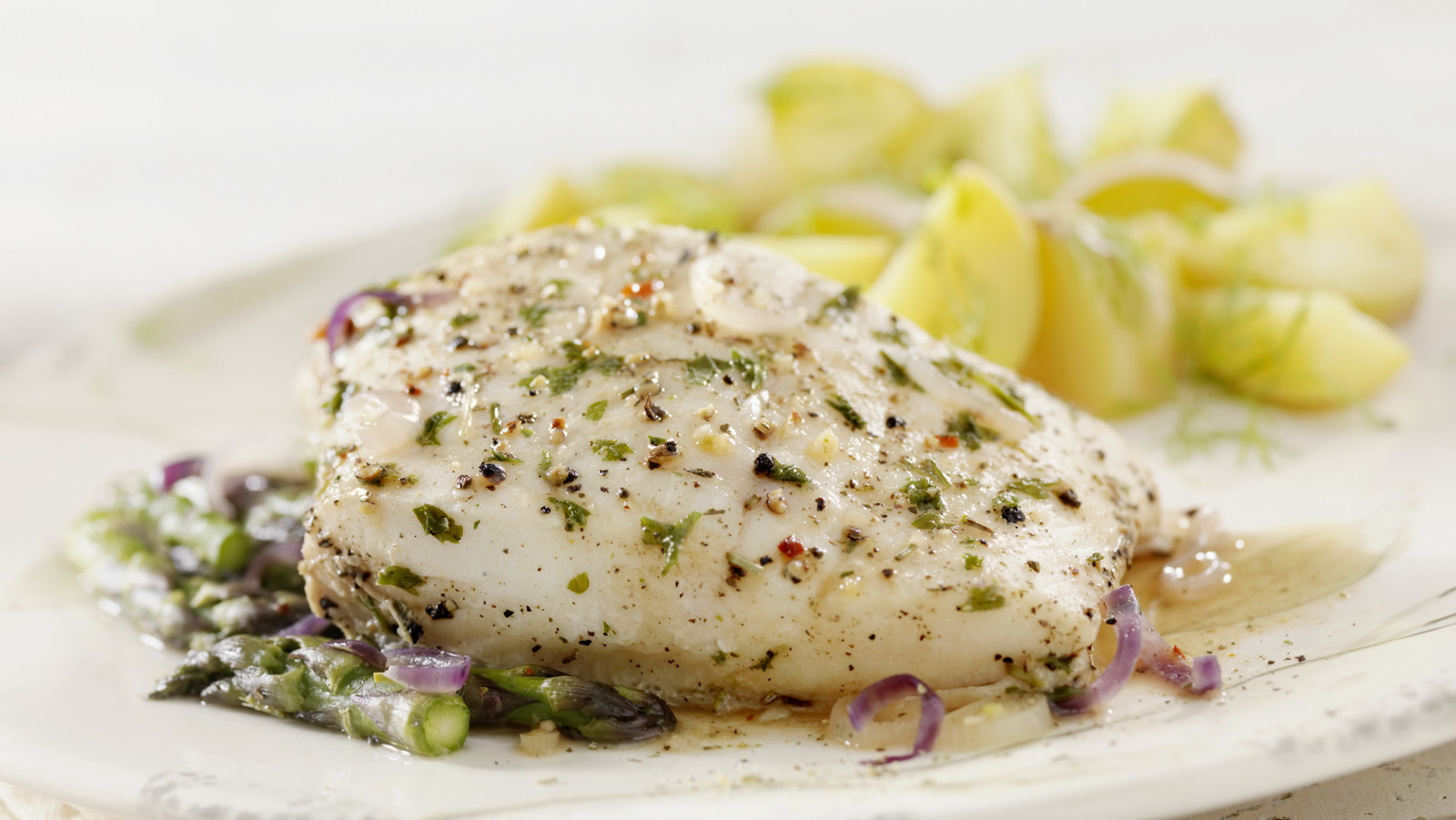 The Temperatures You Need To Know For Poaching Different Meats