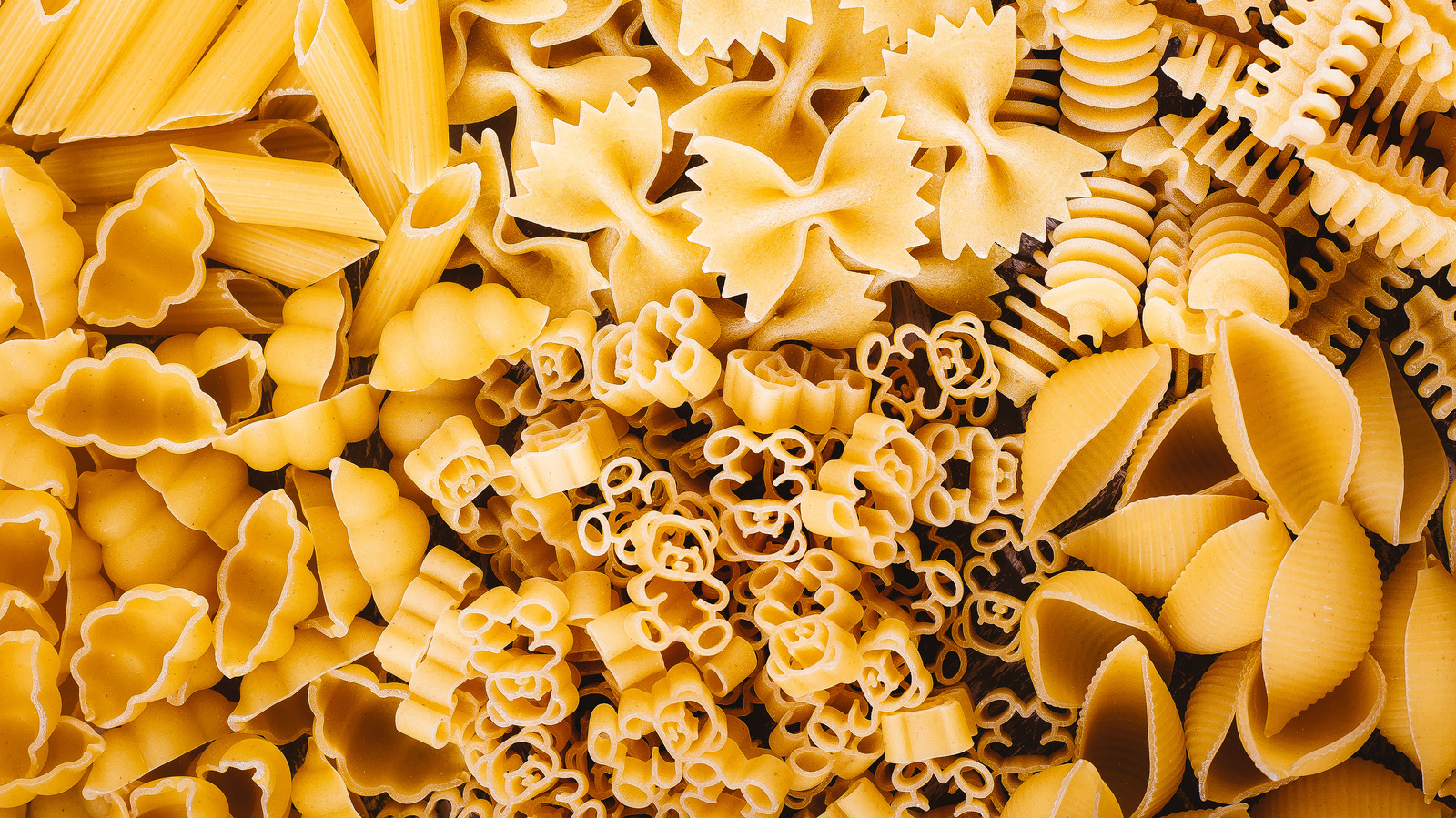 The Top 2 Pasta Shapes For Ultra Saucy Mac And Cheese