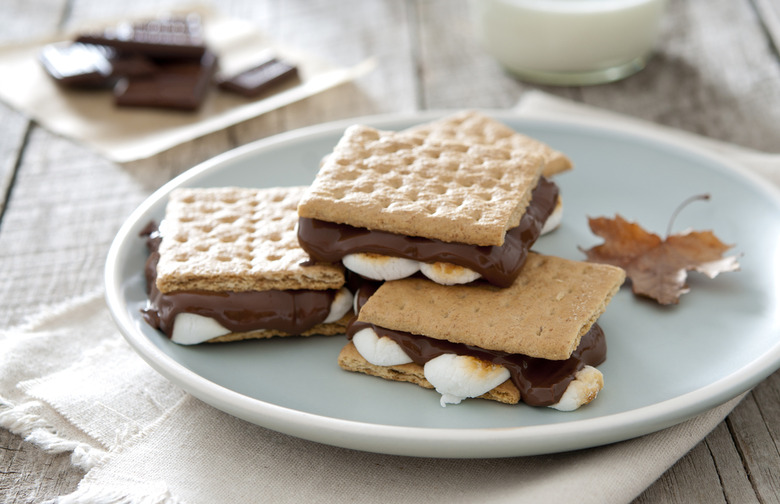 The Ultimate Guide to Campfire S'mores
