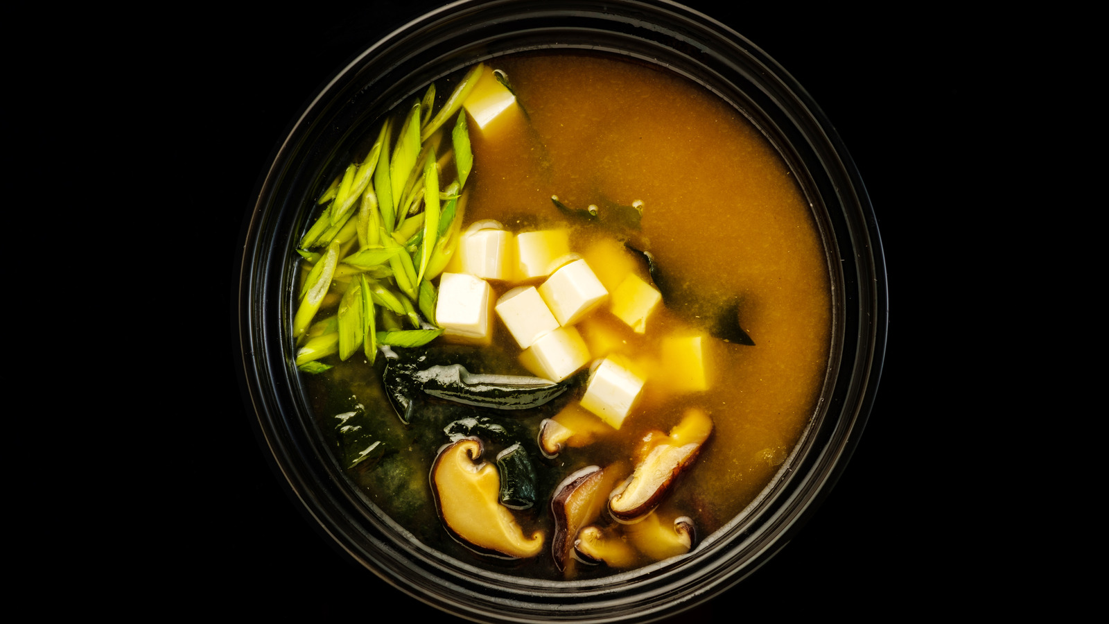 The Umami Ingredient That Gives Soup A Flavor Blast