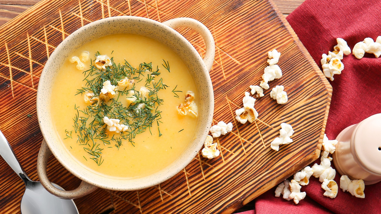 The Unexpected Snack That's Perfect As A Soup Topper