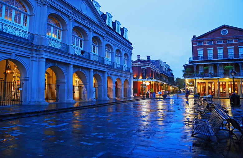 The World's 17 Scariest Haunted Restaurants Slideshow