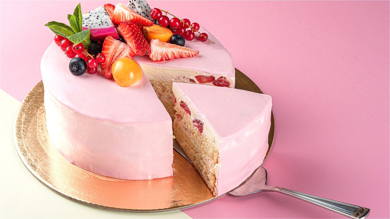 The Tong Cake Cutting Hack That's Not Worth Trying