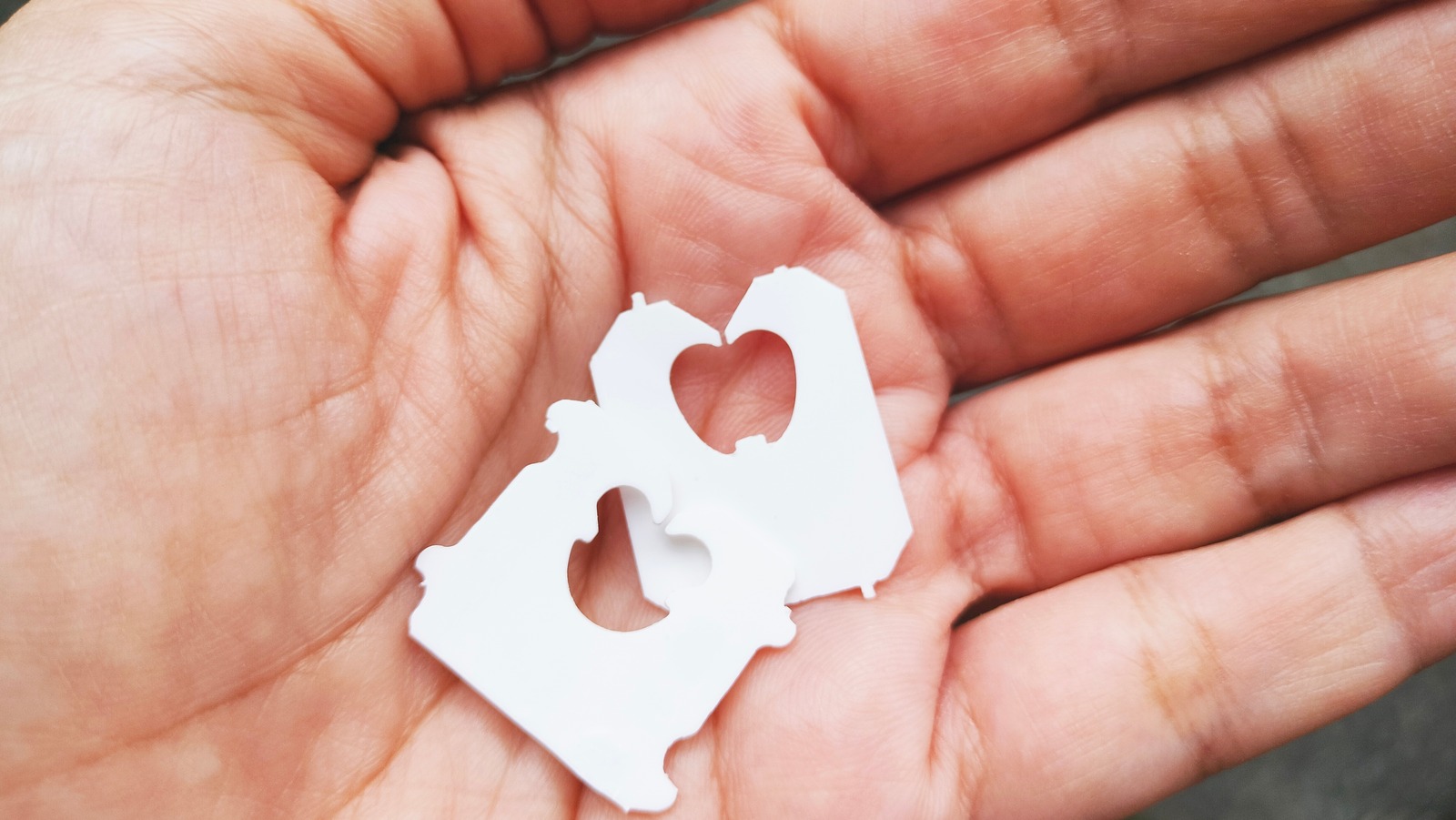 Use This Bread Clip Hack To Clean Your Kitchen