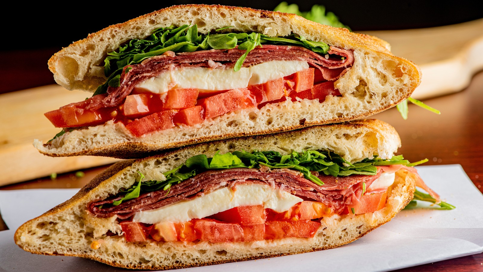How To Make A Delicious Salad That's Inspired By Your Favorite Sandwich