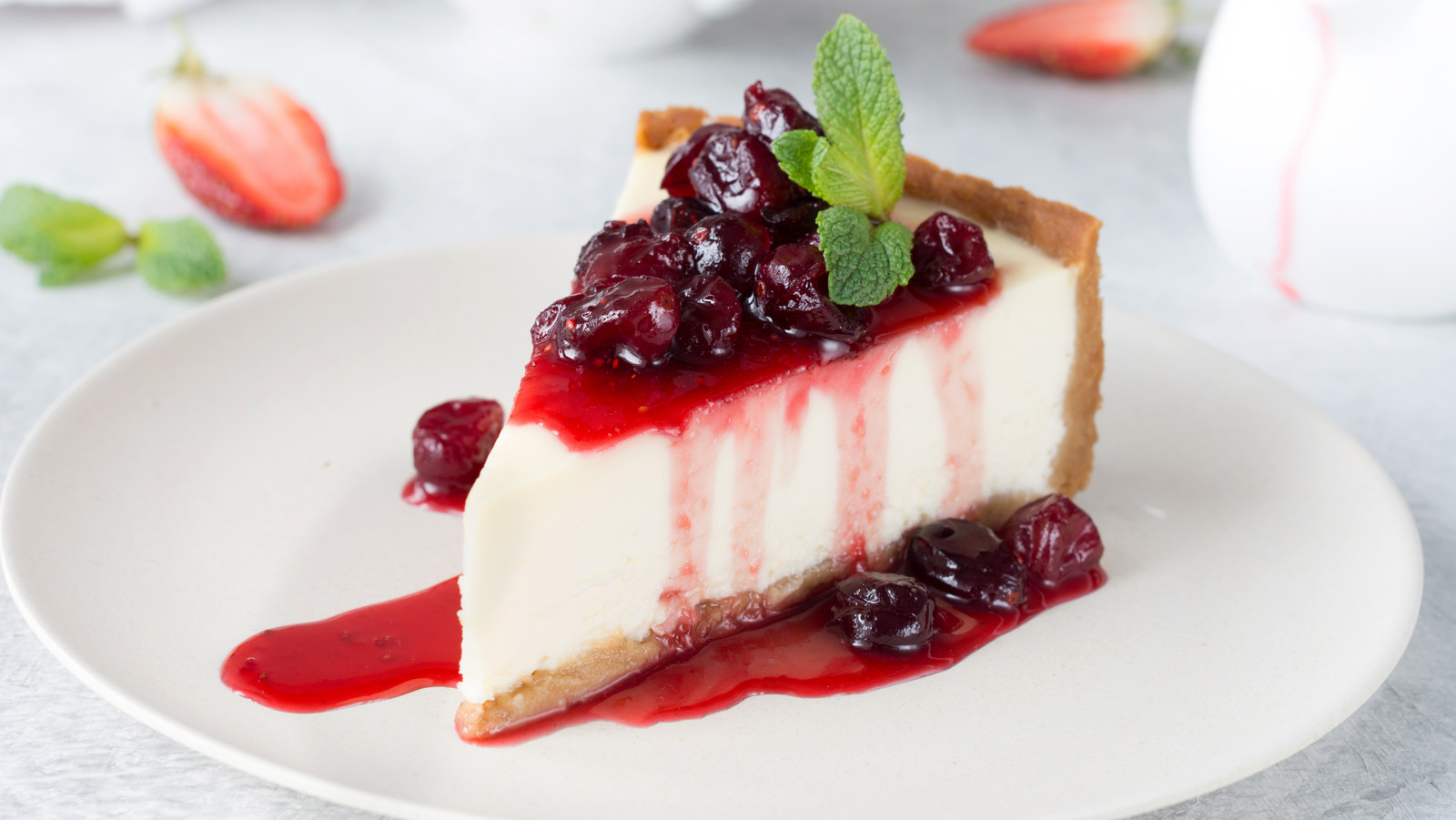 Turn Canned Cranberry Sauce Into Your New Favorite Cheesecake Topping