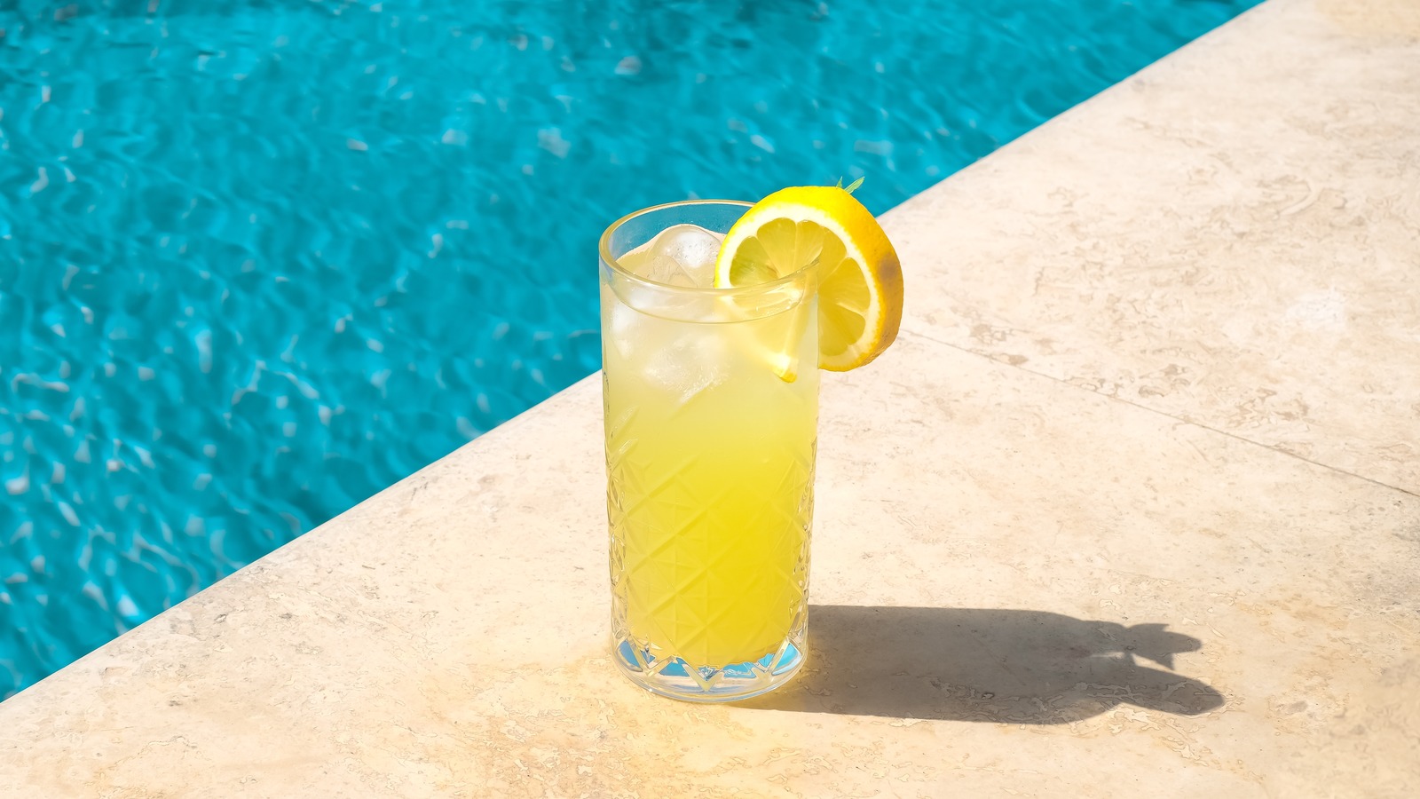 A Jalapeño Lemonade Is The Super Cooling Drink You Need To Try