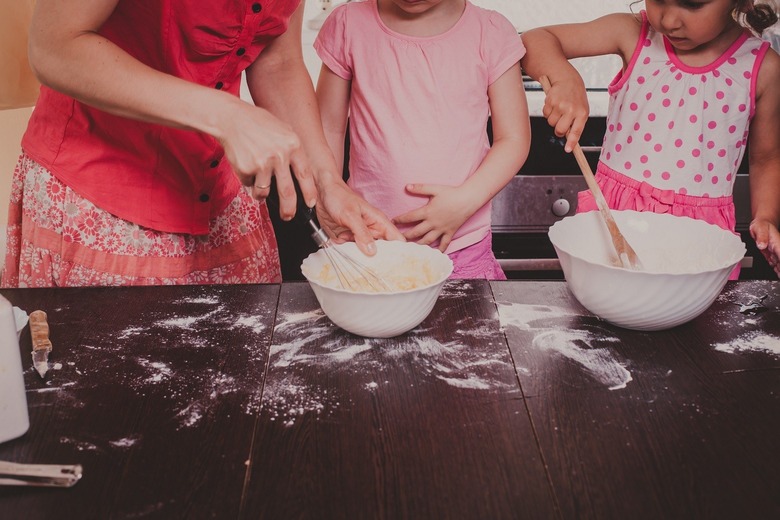 What 10 Famous Chefs Learned From Their Moms in the Kitchen Slideshow