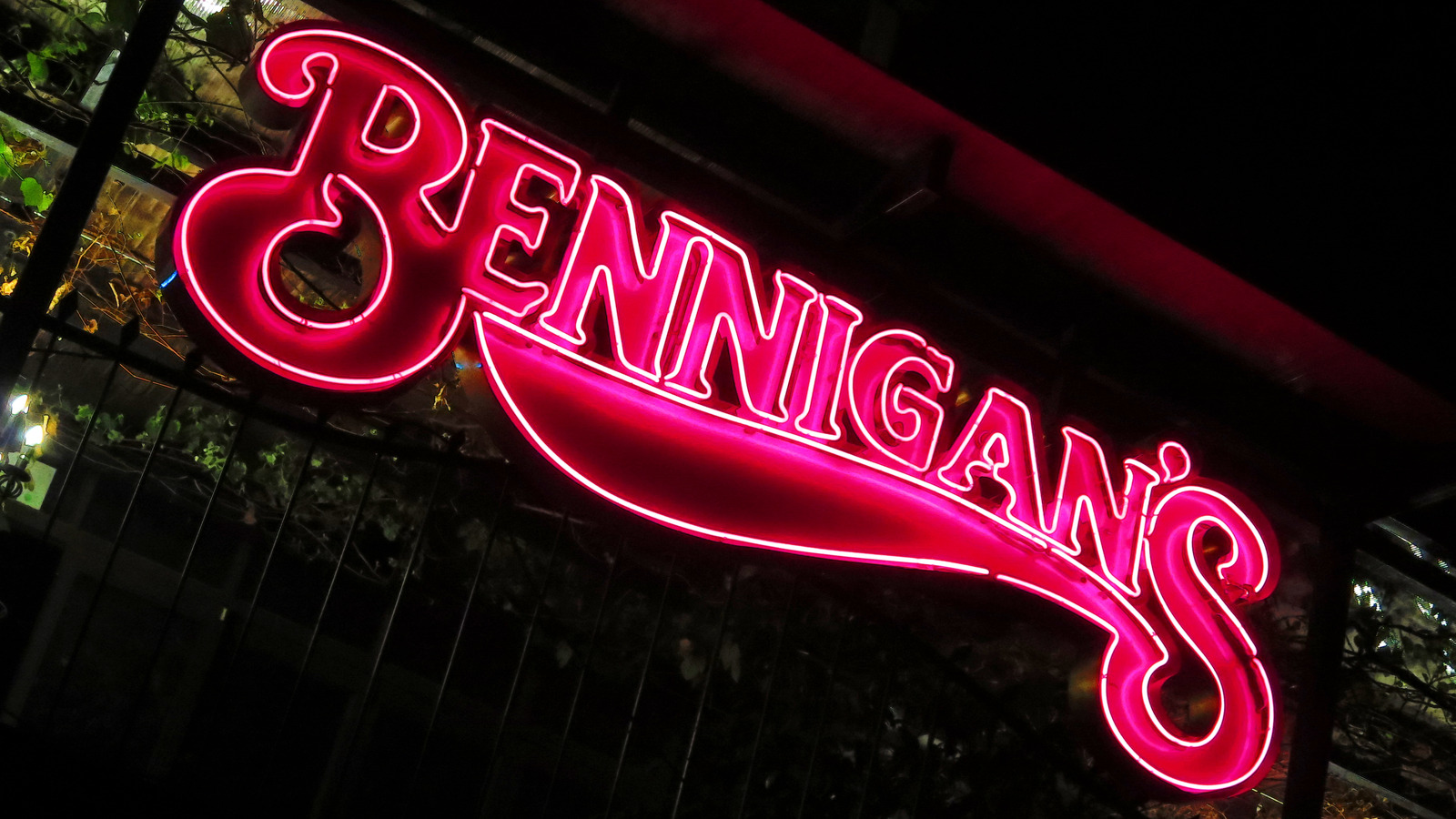 What Ever Happened To The Pub-Themed Restaurant Chain Bennigan's?