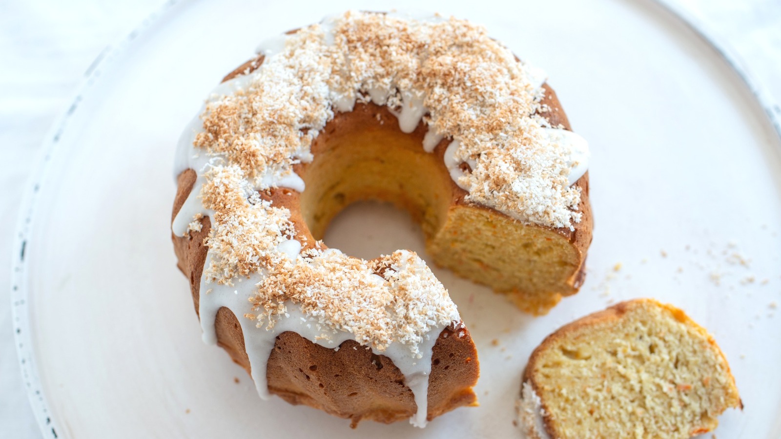 What Exactly Is A Louisiana Crunch Cake?