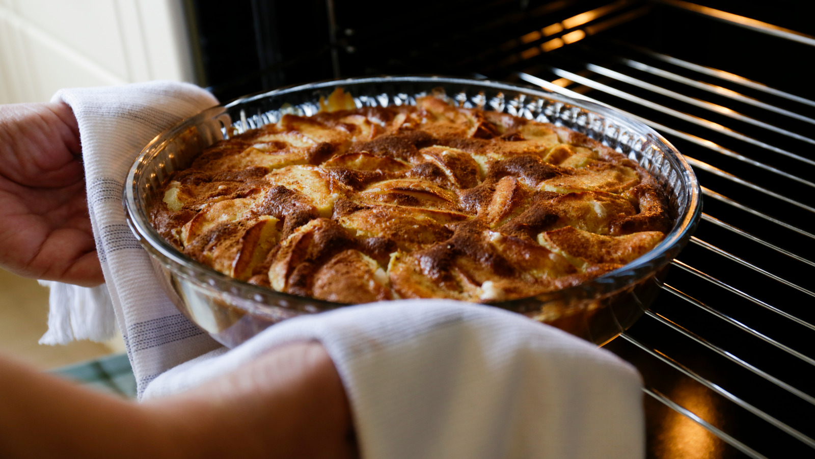What Is A Swedish Apple Pie And What Makes It Unique?