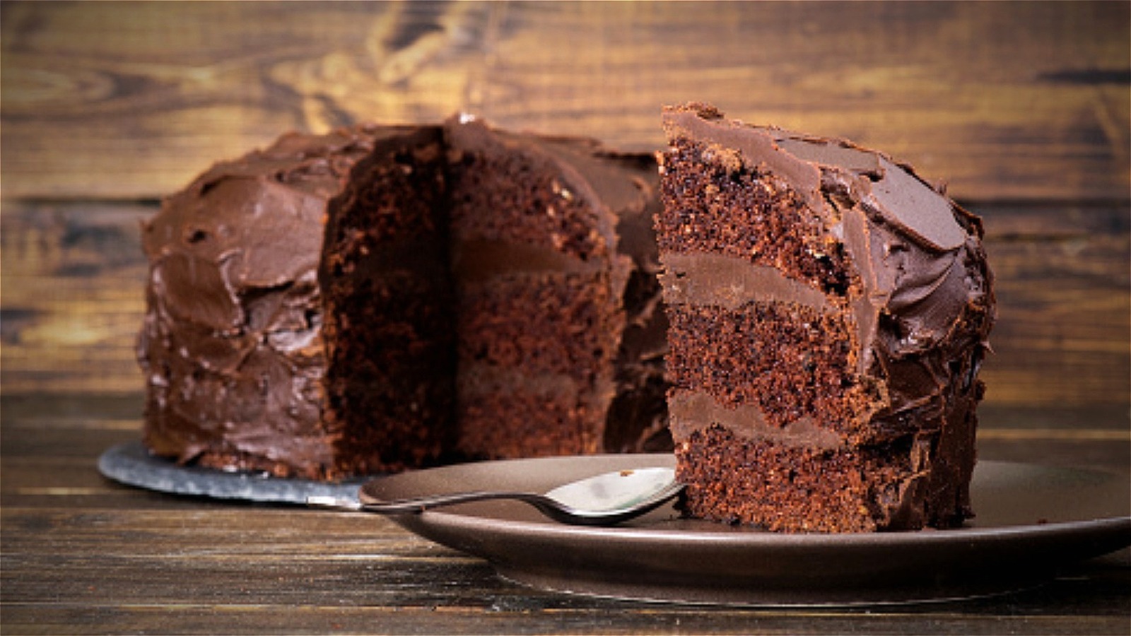 What's The Difference Between Devil's Food Cake And Angel Food?