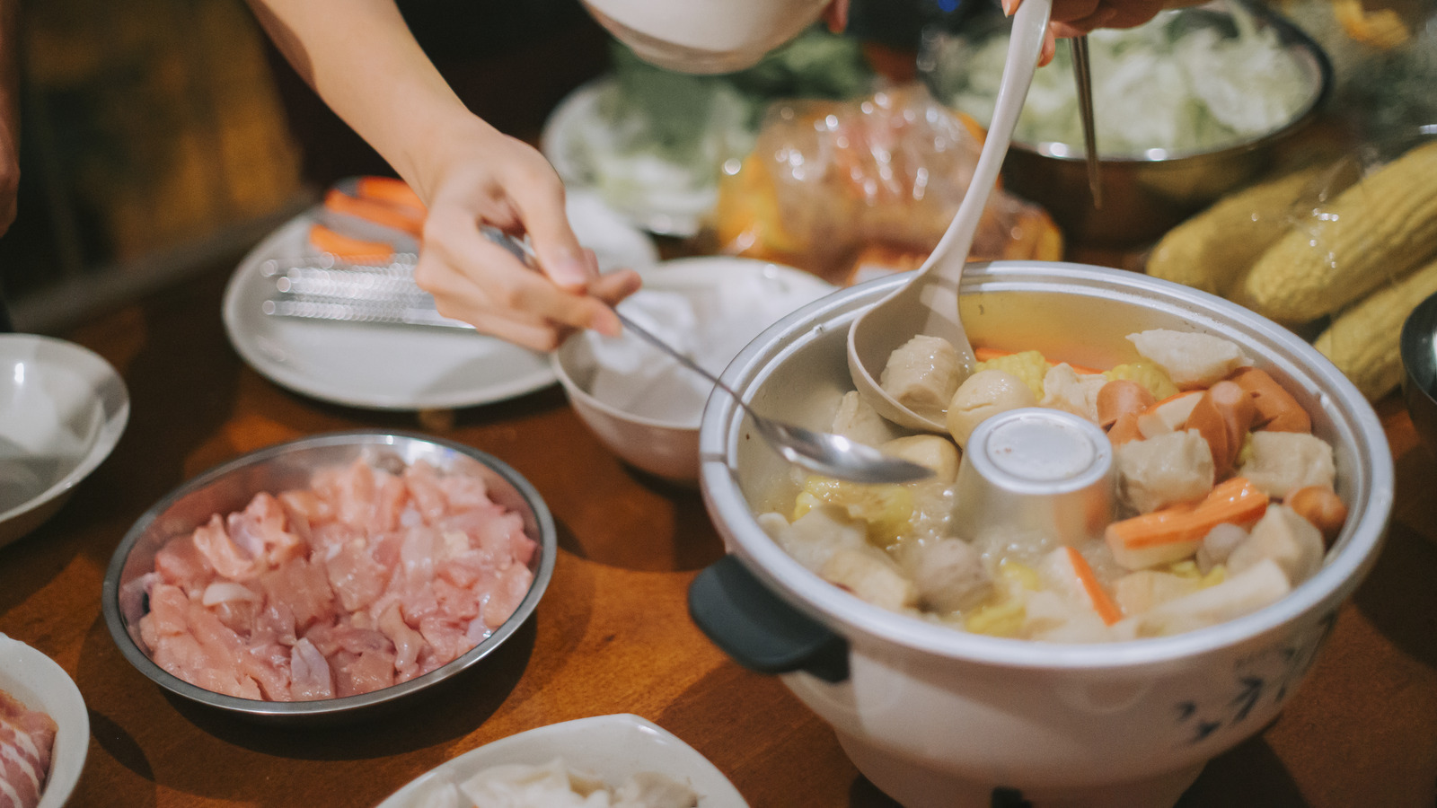 When Making Hot Pot At Home, A Clear Broth Is A Happy Broth