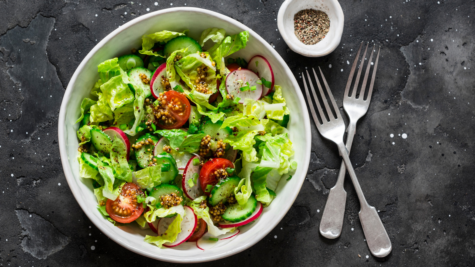 Why An Expert Says Chilling Your Ingredients Can Make Or Break A Salad