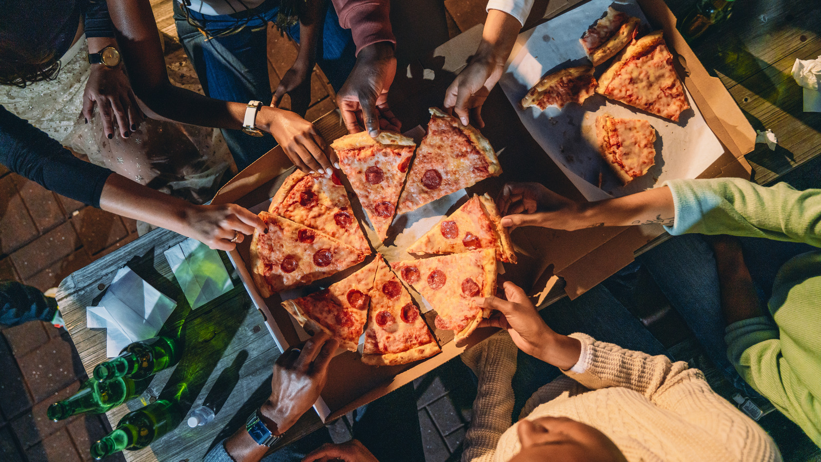 You Could Make 6 Figures Eating Pizza For The Slice Delivery App
