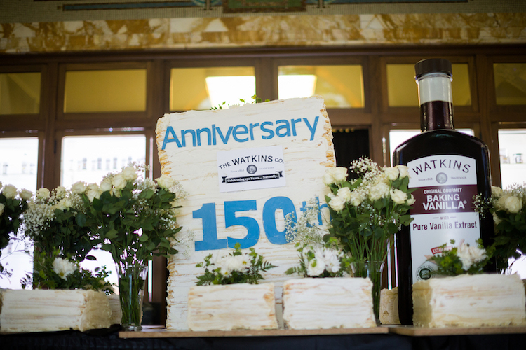 260-Layer Cake Breaks Guinness World Record